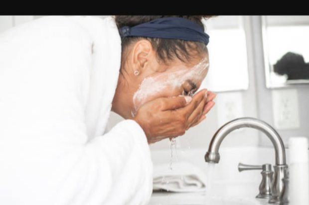 10 Mitos Soal Mencuci Muka Menurut Dokter Kulit - Lifestyle Katadata.co.id