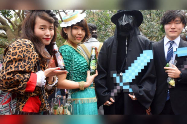 3 Fakta Universitas Kyoto Izinkan Wisudawan Pakai Outfit Cosplay ...
