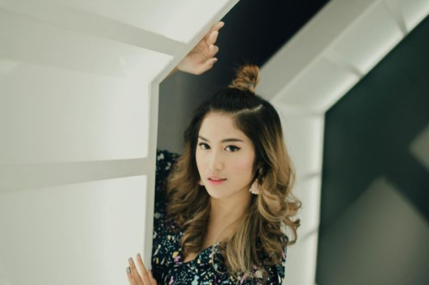 Profil dan Biodata Ochi Rosdiana: Agama, Umur, Pacar, Sinetron, IG - Hits Katadata.co.id