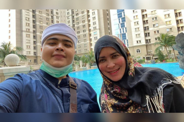 3 Fakta Umi Yuni, Ibu Alvin Faiz Menikah Lagi - Hits Katadata.co.id