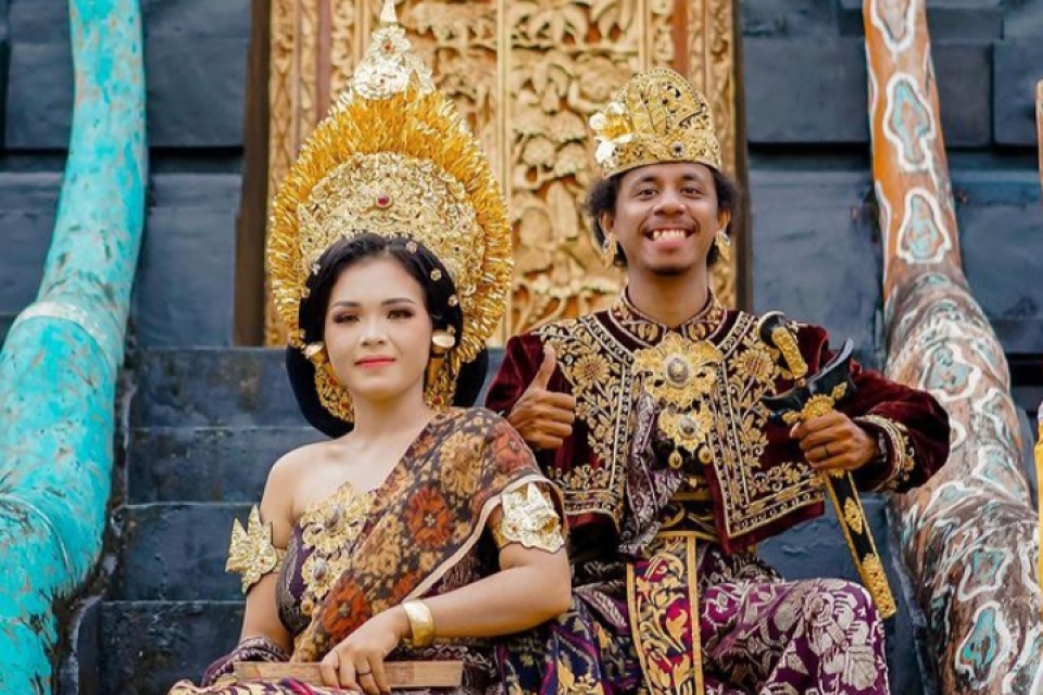 Sosok Komang Ade Widiandari, Istri Raim Laode yang Jadi Inspirasi Lagu ... Sosok Komang Ade Widiandari, Istri Raim Laode yang Jadi Inspirasi Lagu ...