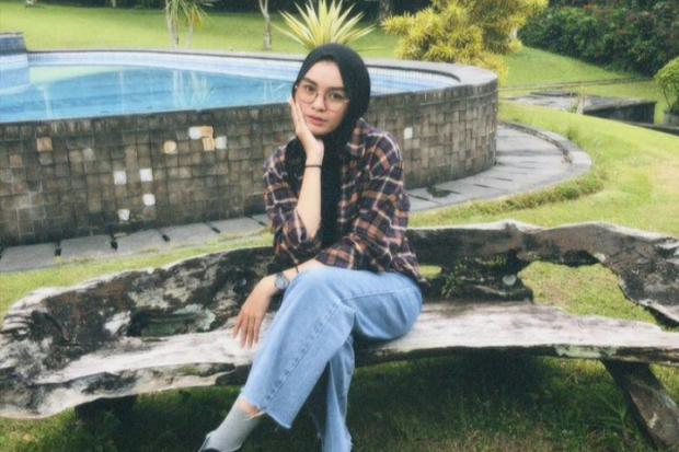 Profil dan Biodata Salma Salsabil: Umur, Asal, Peserta Indonesian Idol - Hits Katadata.co.id