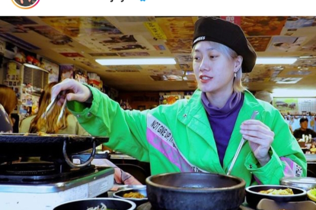 8 Food Vlogger Terkenal di Indonesia, Ada Ria SW hingga Mgdalenaf ...