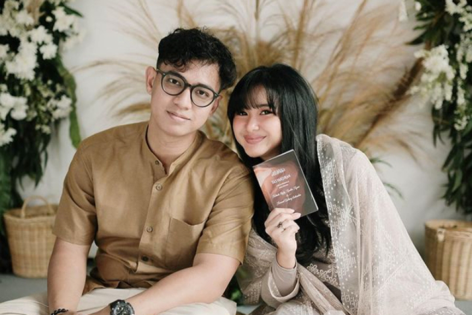 Adinda Azani Kesal Ada Akun IG Catut Nama Anaknya yang Baru Lahir - Hits Katadata.co.id