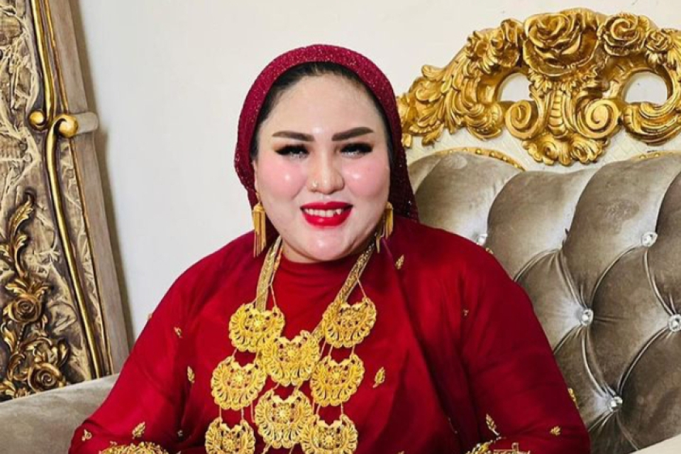 Profil dan Biodata Mira Hayati: Agama, Umur, Suami, Bisnis, IG, TikTok ...