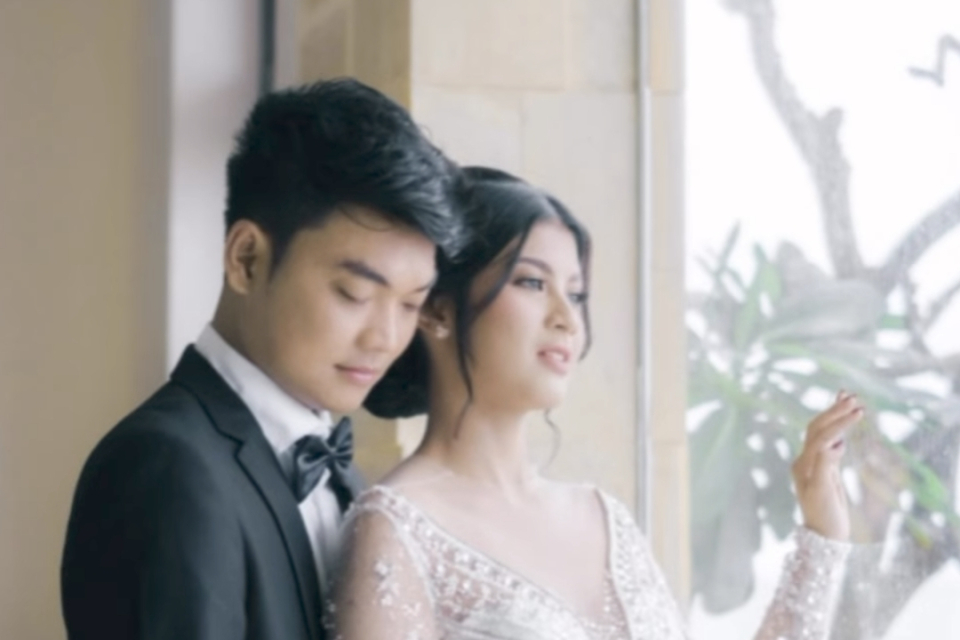 Kisah Cinta Tri Suaka dan Nabila Maharani, Rekan Duet Kini Menikah - Hits Katadata.co.id