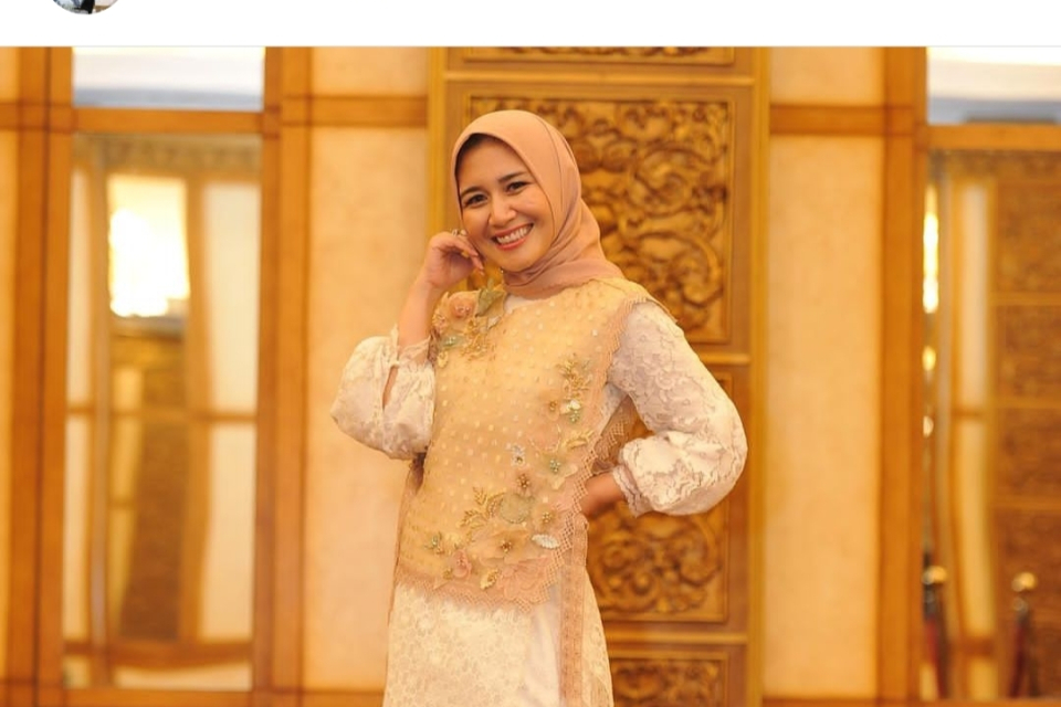 Profil dan Biodata Dine Mutiara: Umur, Bisnis, Istri Sahrul Gunawan ...