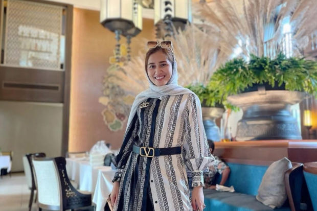 Profil dan Biodata Dine Mutiara: Umur, Bisnis, Istri Sahrul Gunawan ...