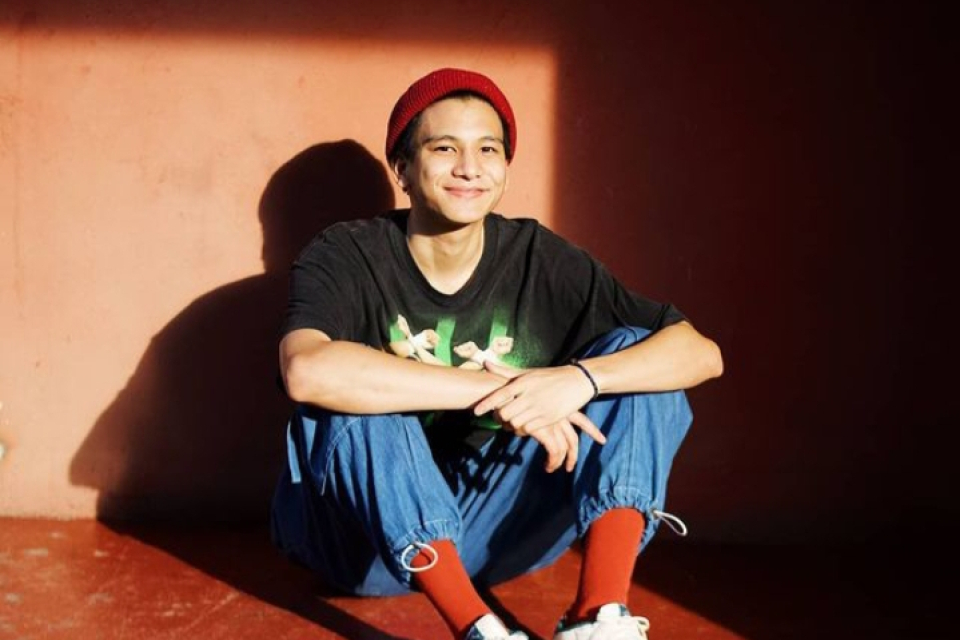 Profil dan Biodata Phum Viphurit: Umur, Pacar, IG, Penyanyi Thailand - Hits Katadata.co.id