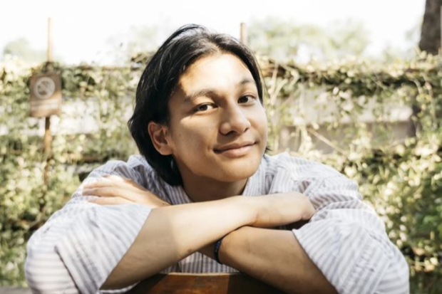 Profil dan Biodata Phum Viphurit: Umur, Pacar, IG, Penyanyi Thailand - Hits Katadata.co.id