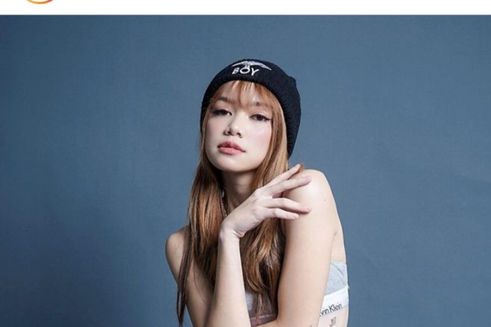 Profil dan Biodata Regina Phoenix: Umur , Pacar, IG, Member ZIRIUS - Hits Katadata.co.id