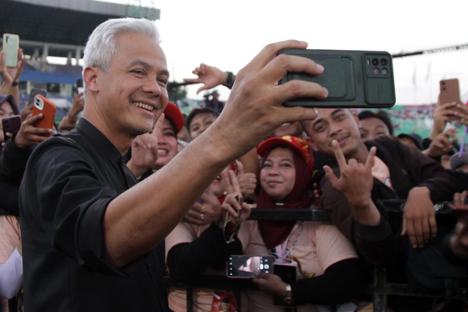 Ini Tanggapan Ganjar Soal Baliho Dirinya yang Dicopot di Lahan TNI - Nasional Katadata.co.id