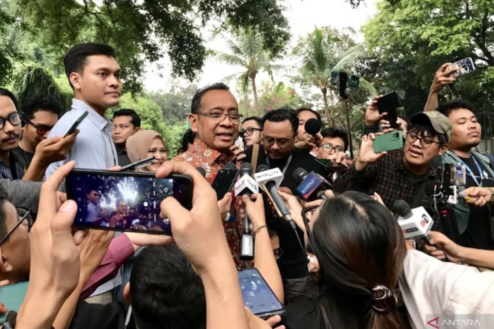 Prabowo Panggil 49 Calon Menteri Hari Ini. Berikut Daftar Lengkapnya ... Prabowo Panggil 49 Calon Menteri Hari Ini. Berikut Daftar Lengkapnya ...