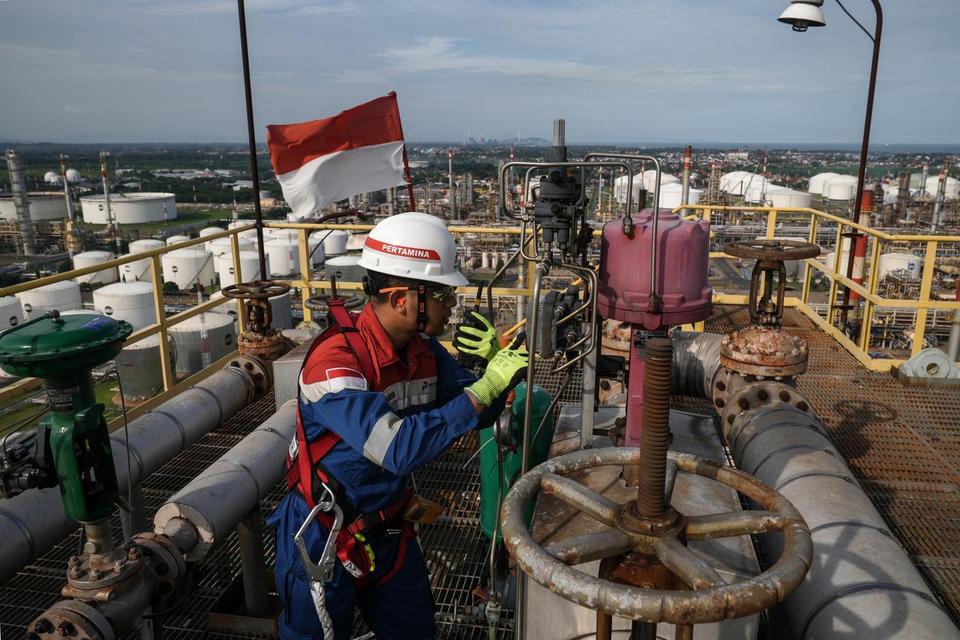 Kilang Pertamina Cilacap Uji Coba Produksi Avtur Berbahan Minyak Jelantah - Energi Katadata.co.id