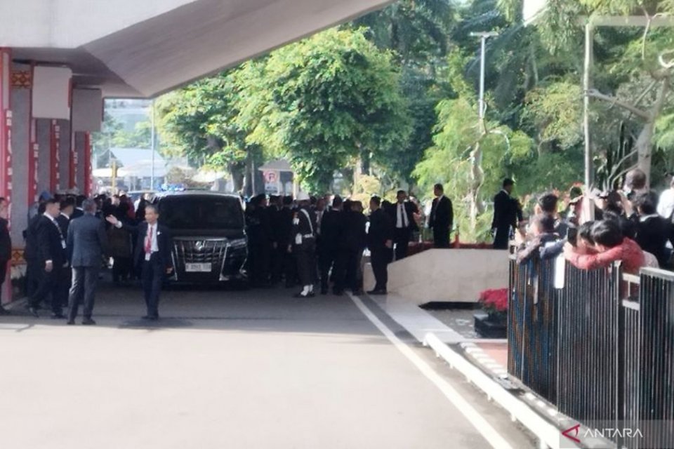 Prabowo dan Gibran Kompak Pakai Jas di Sidang Tahunan MPR/DPR - Nasional Katadata.co.id